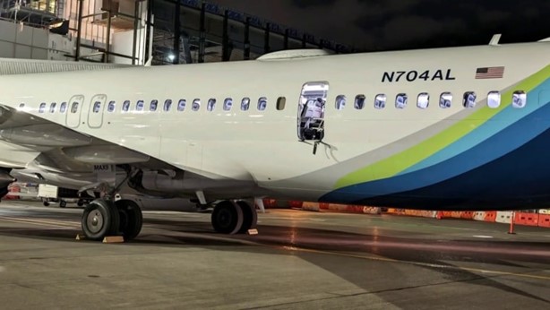 Passengers of Alaska Airlines Flight 1282 File Class Action Lawsuit ...